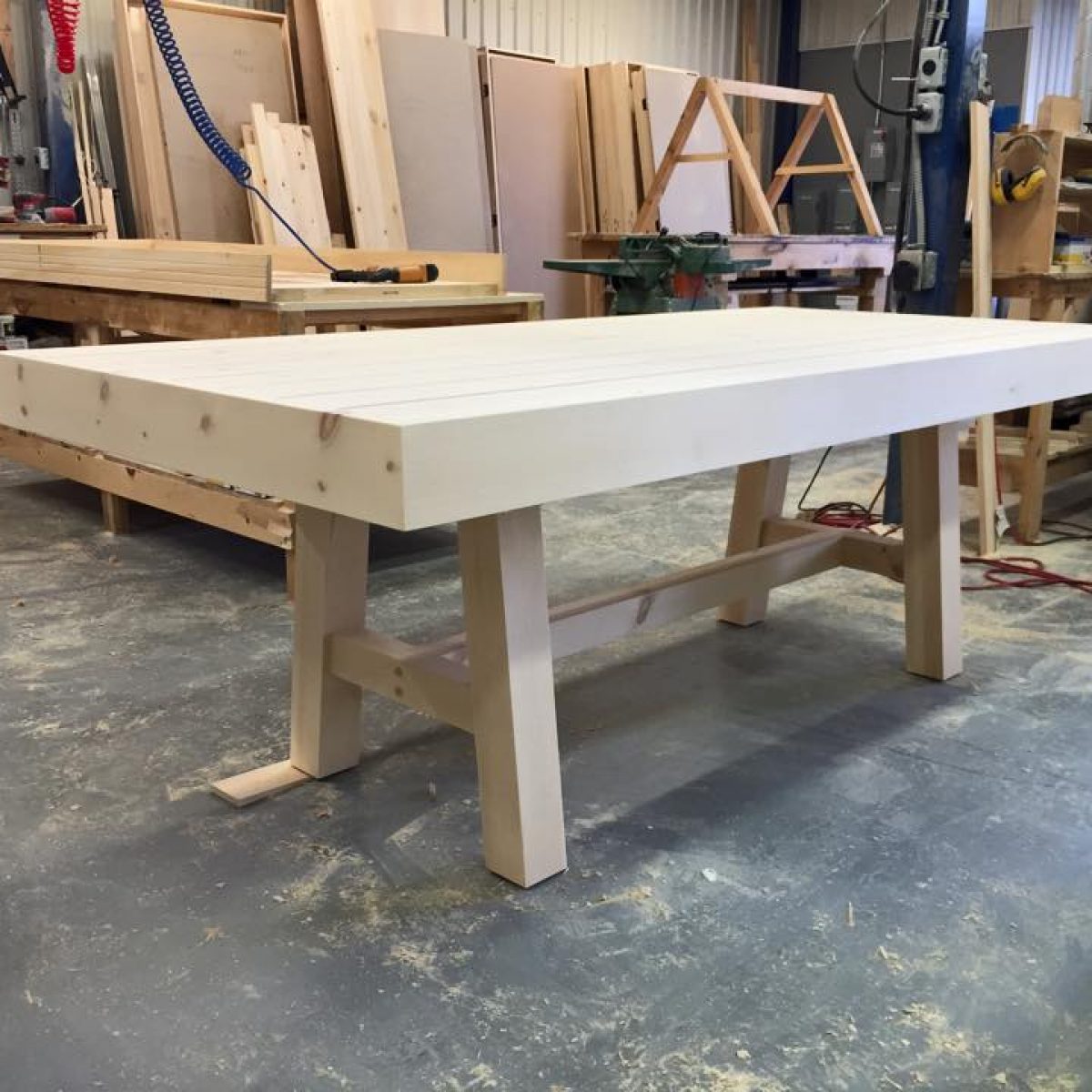 Table en pin solide sur mesure – Pro-pin, le spécialiste du bois de pin